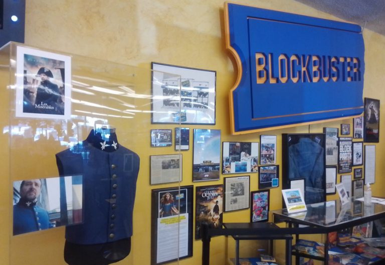 Inside The Last Blockbuster Video Store In The World - AmongMen