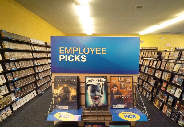 Inside The Last Blockbuster Video Store In The World - AmongMen